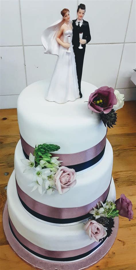 Gâteaux De Mariage Les Gourmandises De Lisa