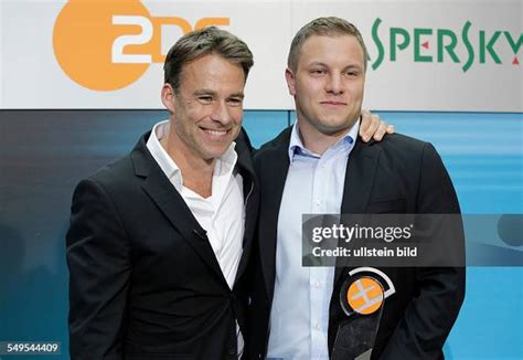 Marco Girnth Und Preisträger Cedric Kelleners Anlässlich Der News