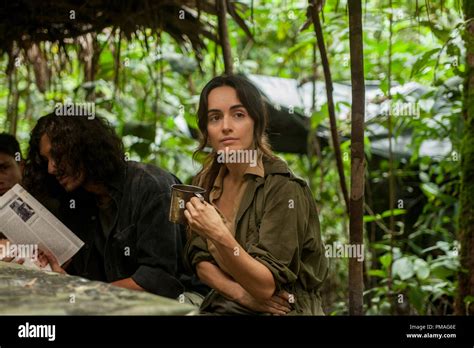 L TO R RAFAEL CEBRIAN And ANA DE LA REGUERA Star In NARCOS Stock Photo Alamy