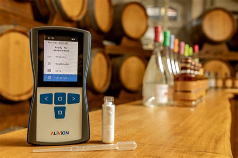 Portable Methanol Detector Alivion Spark M 20 Phương Thành