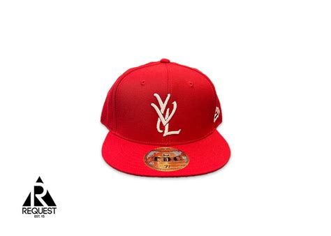 Yvl Fitted Hat Red