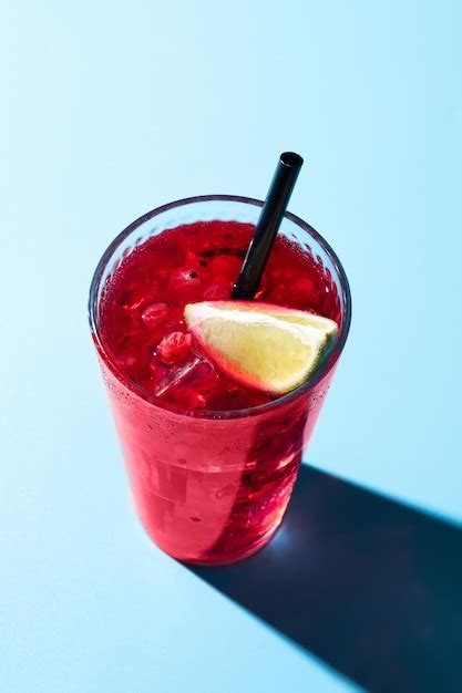 Premium Photo Cape Codder Cocktail With Vodka And Cranberry Juice