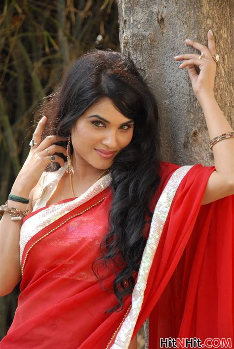 Kavya Singh Hot Photos In Red Saree Hitnhitin