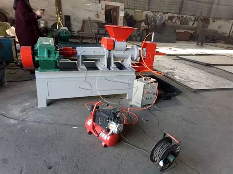 Sl 140 숯 연탄 프레스 기계를 케냐로 수출