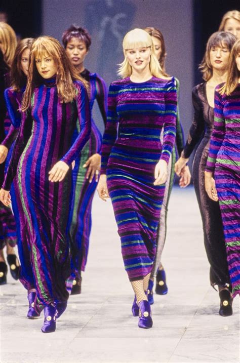 Versace Fall 1993 Ready To Wear Collection Photos Vogue Fashion