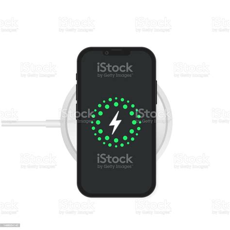 무선 충전기 인포그래픽 현실적인 현대 블랙 스마트 폰입니다 충전 패드에 배터리 충전 무선 충전 기술 개념입니다 배터리 에너지 충전 벡터 그림 무선 충전기에 대한 스톡 벡터