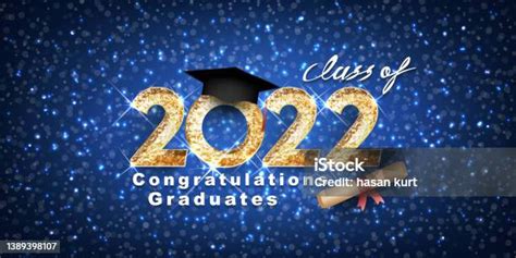 졸업 금 디자인 축하 이벤트 티셔츠 파티 고등학교 또는 대학 졸업생을위한 벡터 텍스트 인사 초대 장용 2022년 문자 수업 졸업식에 대한 스톡 벡터 아트 및 기타 이미지