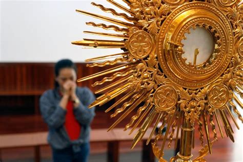 16 Powerful Prayers Before The Blessed Sacrament