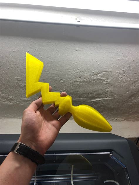 Stl File Pikachu Plug 🔌・3d Printing Idea To Download・cults