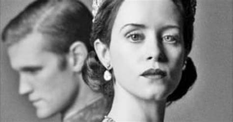 별 볼일 있는 Ott 26살에 왕좌 오른 엘리자베스 2세화려함에 감춰진 인간의 고뇌 그려