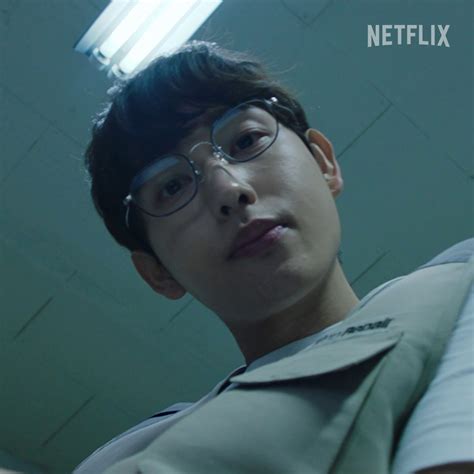 지금 바로 시작됩니다 스마트폰을 떨어뜨렸다 그리고 인생이 망가졌다 어쩌면 당신에게도 일어날지 모를 섬뜩한 이야기가