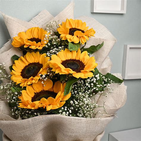 Sunflowers Bouquet Online Delivery In India Floweraura Floweraura