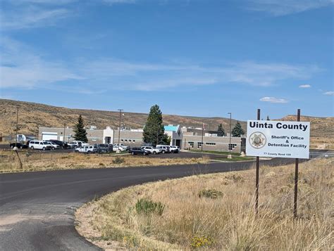 The Uinta County Sheriff Decided To Raise Deputy Pay By Holding Ice