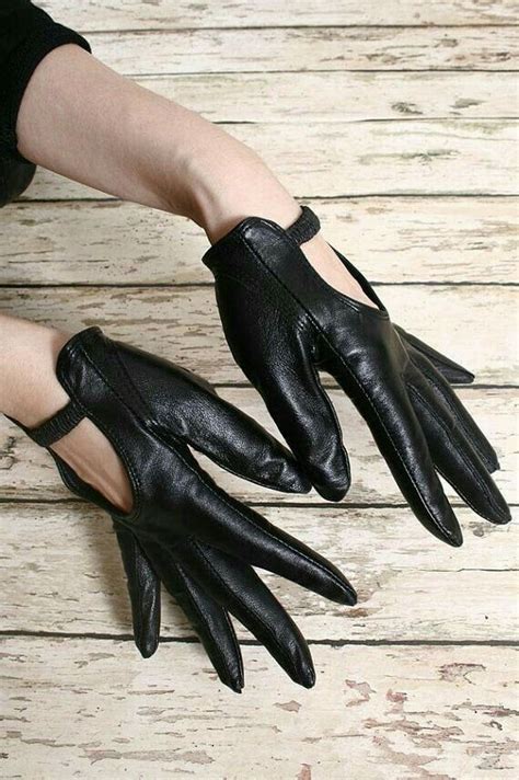 Pin By 🥀phyllis On Spiders Touch Fashion Gloves Gloves Fashion Leather Fashion