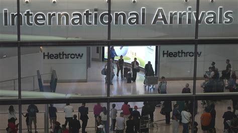 Бъдете подготвени От 2 април Великобритания ще изисква електронно разрешение за пътуване Trip