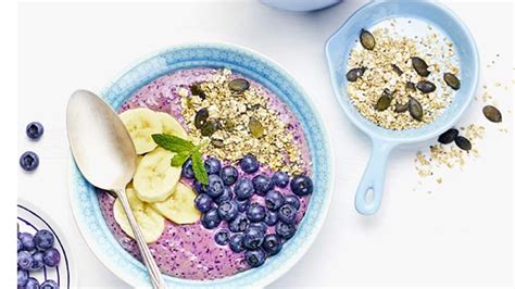 Smoothie Bowl De Plátanos Y Arándanos