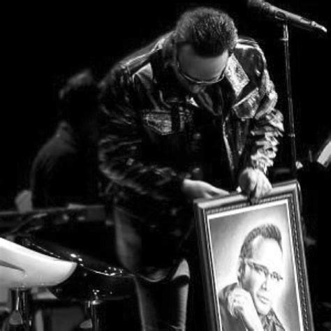 دانلود آهنگ شهرام شکوهی عاشقان با کیفیت عالی و پخش آنلاین