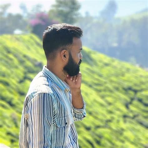 Niyaz Naaz Mhdniyaz • Threads Say More