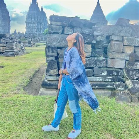 Dina Ditya Utami Itsmedinaditya • Threads Say More