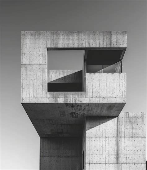 Premium Photo A Concrete Building With A Large Opening