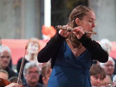 Flötistin Anna Barbara Rösch Querflöte