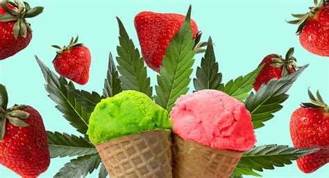 녹색 및 분홍색 와플 콘 아이스크림과 녹색 잎과 딸기가 파란색 배경에 있습니다 0명에 대한 스톡 사진 및 기타 이미지 0명 Thc 공중 부양 Istock