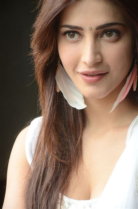 Shruti Hassan Gorgeous Photos In White ~ Hollywood Gossip Celebrity