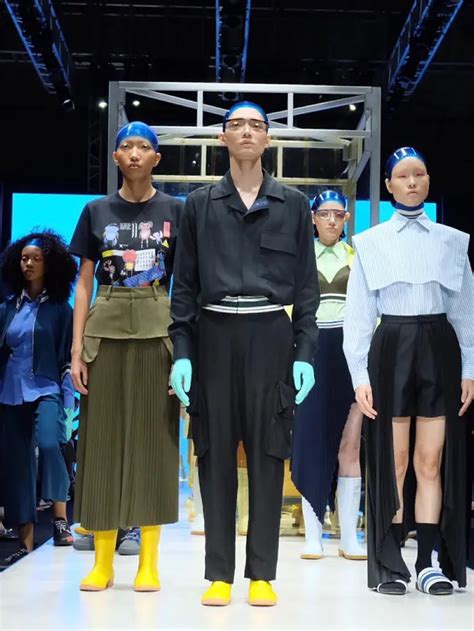 Koleksi Sporty Elegan Segala Usia Patrick Owen Di Pifw 2019