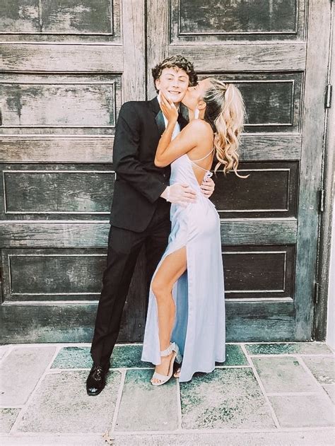 𝚎𝚍𝚒𝚝𝚎𝚍 𝚋𝚢 𝚜𝚊𝚛𝚊𝚑 Prom Pictures Couples Prom Poses Prom Couples