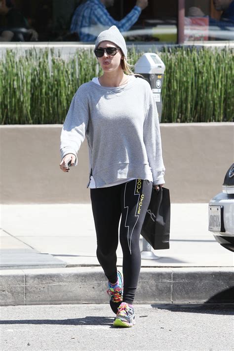 Kaley Cuoco In Leggings After Lunch At The Newsroom Cafe In West