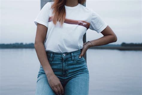 How To Wear High Waisted Jeans Womens Outfit Ideas