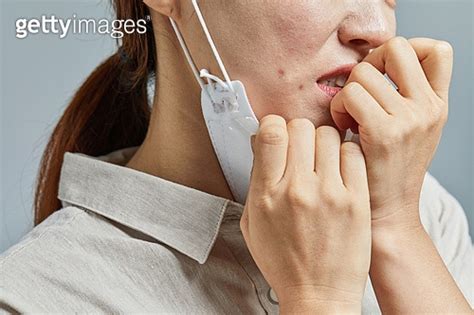 마스크 방호용품 코로나바이러스 바이러스 코로나19 코로나바이러스 여드름 사람피부 주요신체부분 스킨케어