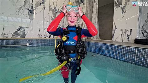 Scuba Diver Masturbates Underwater With A Slutty Crotch Zip In Wetsuit