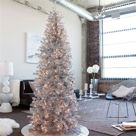 21 Silver Christmas Tree Décor Ideas Digsdigs