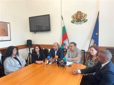 Нови три дома за извращения над стари хора във Варна Видео