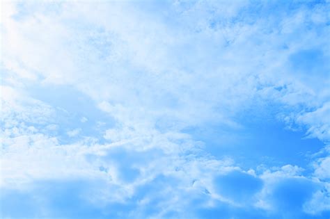 여름 푸른 하늘 구름 그라디언트 밝은 흰색 배경 햇빛에 맑은 흐린 아름다움은 차분하고 밝은 겨울 공기 박지 0명에 대한 스톡 사진 및 기타 이미지 Istock