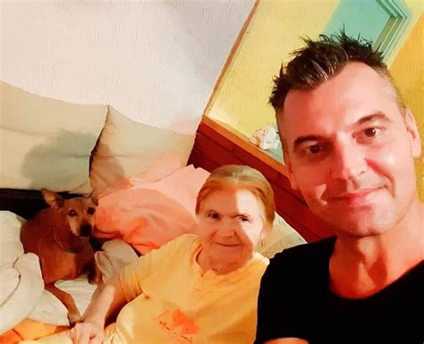 Moj Sin Je Od Malena Volio Da Se Obla I U Pjeva Ice Prva Emotivna Ispovijest Majke Milana