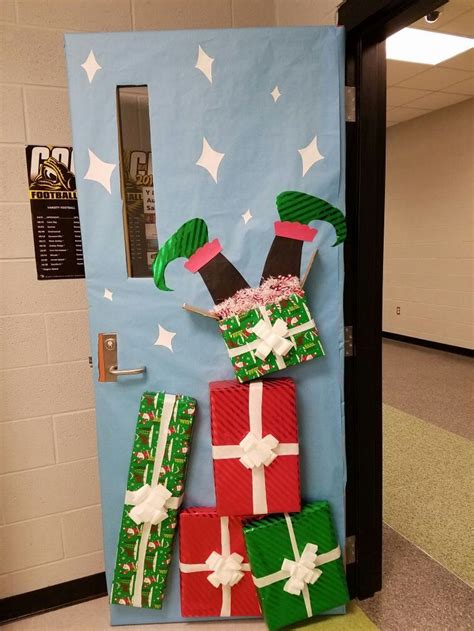 Pin By Mathilde Meignant On Noel Diy Christmas Door Decorations