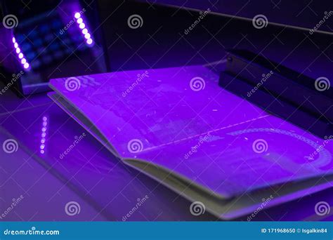 Checking The Passport For Fraud In Uv Light Detection Of Luminescence Of Protective Components