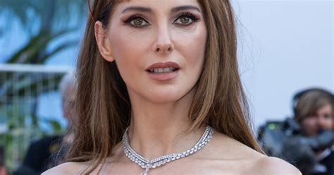 Frédérique Bel Sa Maison Folle Frigo Qui Donne Sur Des Toilettes Escalier Fluo Et Des Trous