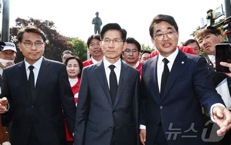 [뉴스1 Pick]김문수 외동딸과 함께 이재명 안방 계양서 사전투표