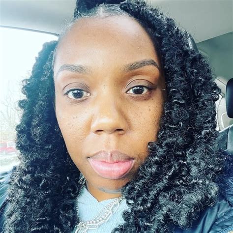 Shevonne Wells Heavy Shevy • Threads Say More