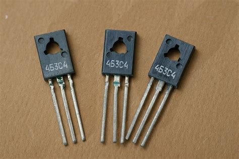 КТ814, КТ815 - Музей электронных раритетов