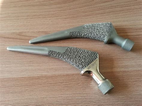 Stl File Tibia Implant Real Layout For Training・model To Download And