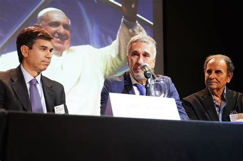 22 Fotos Del Reconocimiento De Adepa A Víctor Bugge Histórico Fotógrafo De La Casa Rosada Infobae