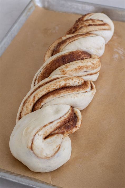 Easy And Fast Cinnamon Twist Loaf Recipe Cinnamon Rolls Homemade