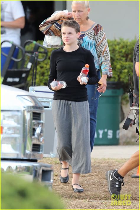 Joey King Debuts Super Short Haircut For Wish I Was Here Photo