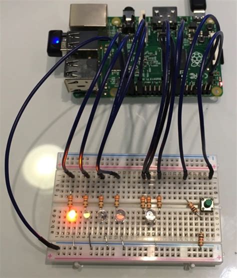 第24回 Raspberry Piのgpioを制御するコマンド編 ツール・ラボ 第24回 Raspberry Piのgpioを制御するコマンド編 ツール・ラボ