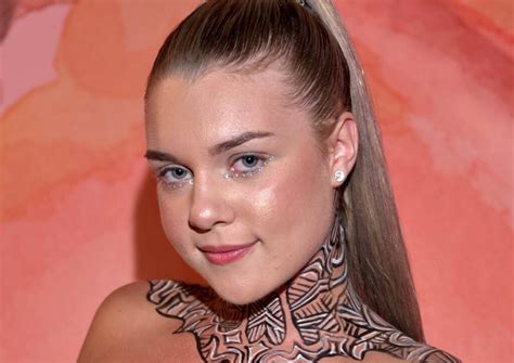 Discover Gabbie Carter Bio Wiki Career Achievements