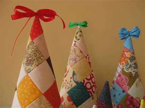 Patchwork Christmas Tree Ornament Tutorial